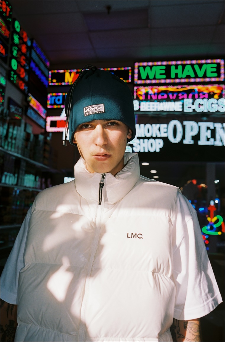 엘엠씨(LMC), 샌디 킴과 함께한 WINTER 23 에디토리얼 룩북 공개 - TENANT news
