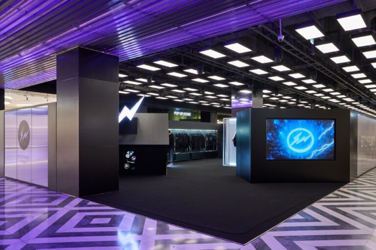 'IPX' BT21 X FRAGMENT, 더현대 서울 단독 팝업 오픈 화제 - TENANT news