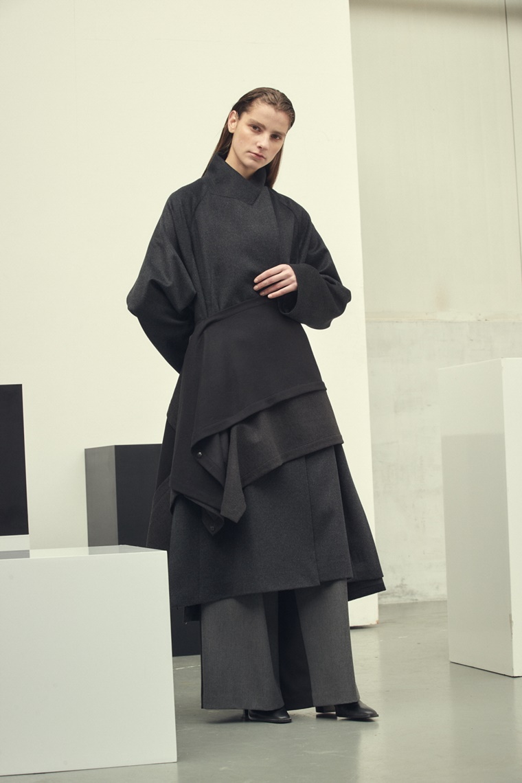 디자이너 박춘무 ‘데무’ 2024 FW 서울패션위크 참가 - TENANT news